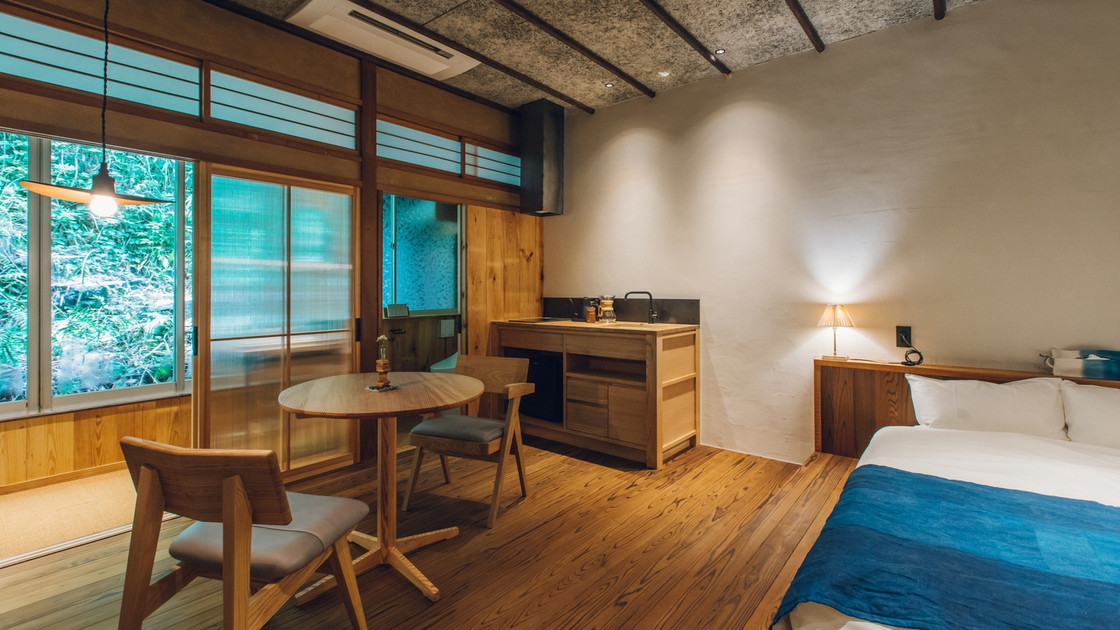 Showcase Hotel KASANE | 島根の山奥で静かな時間を満喫。職人のこだわり感じる全5室のリノベホテル | icotto（イコット）