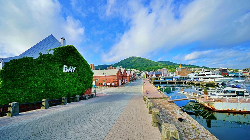 湯の川温泉 湯元啄木亭 | 函館山を望めて眺望抜群。四季を彩る銘庭と北海道の食を味わえる函館の宿 | icotto（イコット）